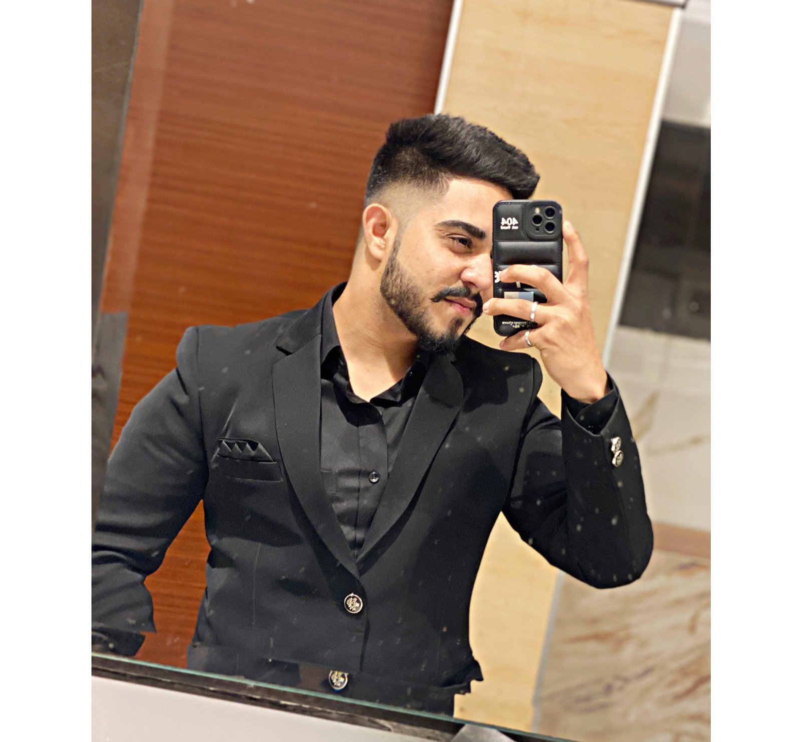 Hire Anshum chaudhary for your business promotion | Findinfluencer.in