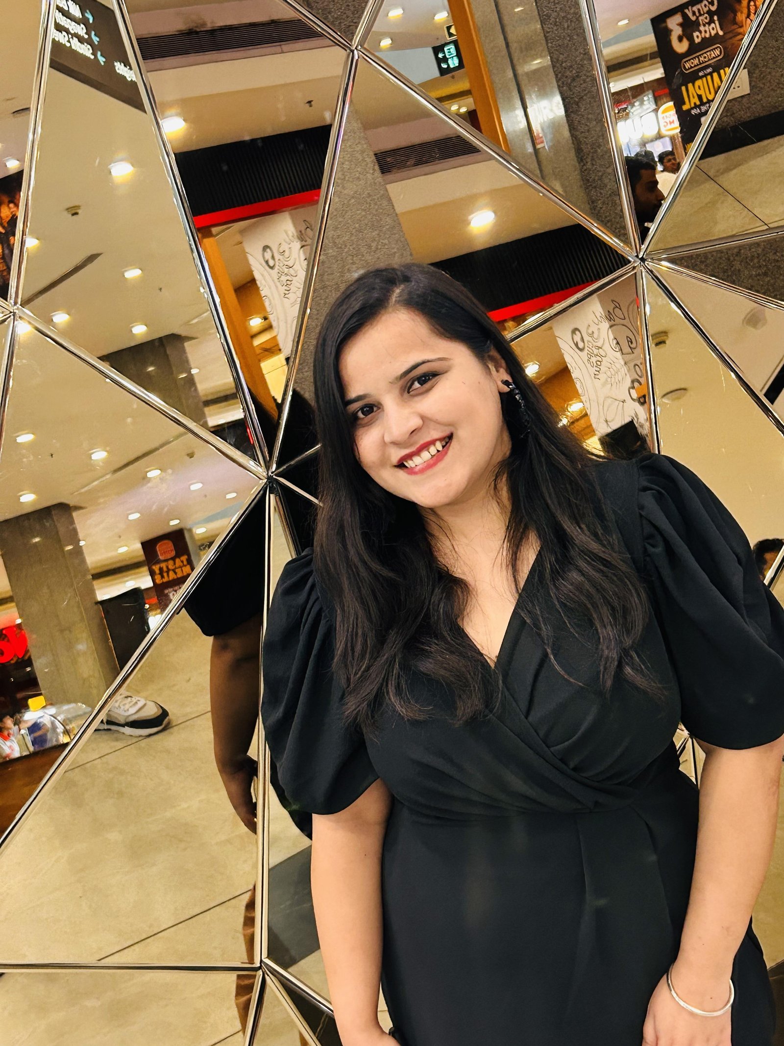 Hire Sakshi for your business promotion | Findinfluencer.in