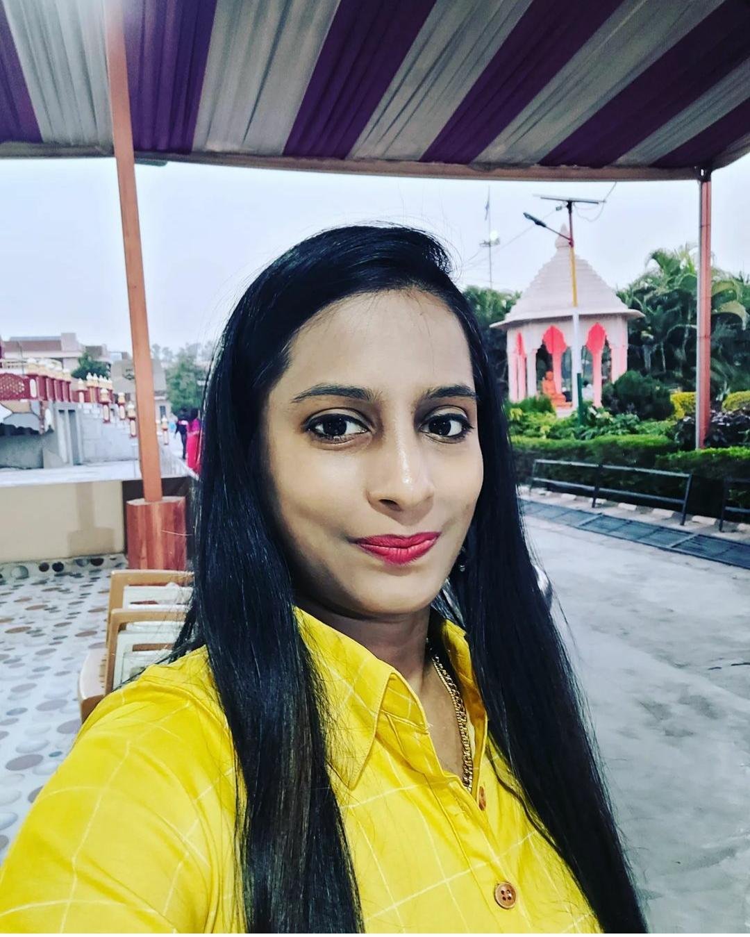 Hire Amisha jain for Brand Promotion | Find Influencer | Findinfluencer.in